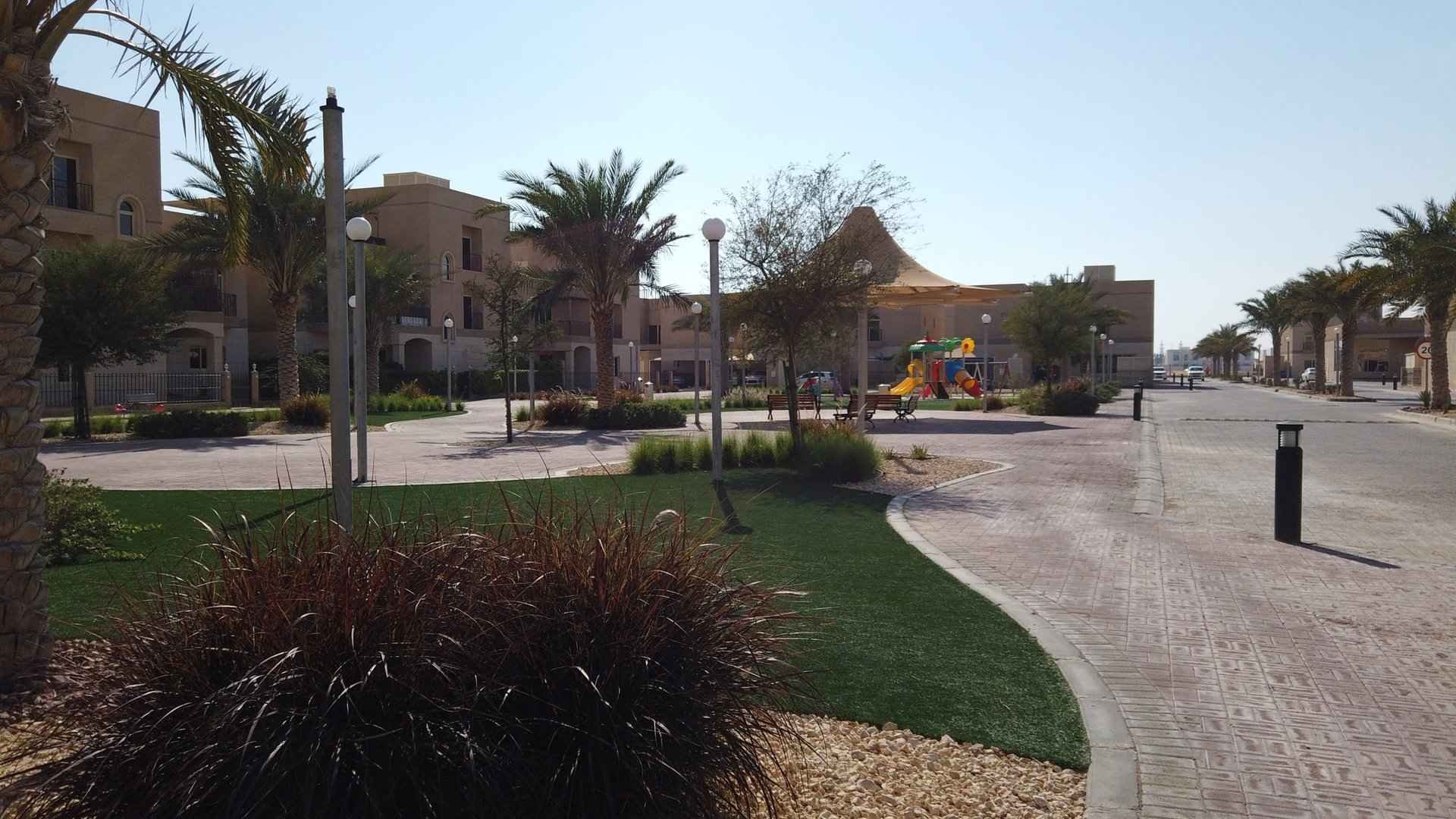 Al Rabiah Compound in Khalifa Street, Abu Dhabi, UAE № 200945: prices ...