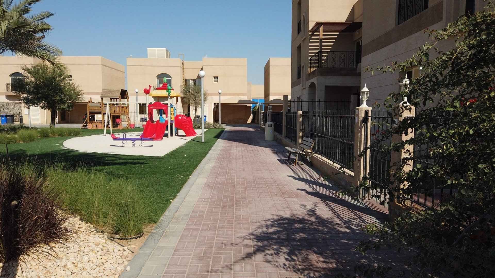 Al Rabiah Compound in Khalifa Street, Abu Dhabi, UAE № 200945: prices ...