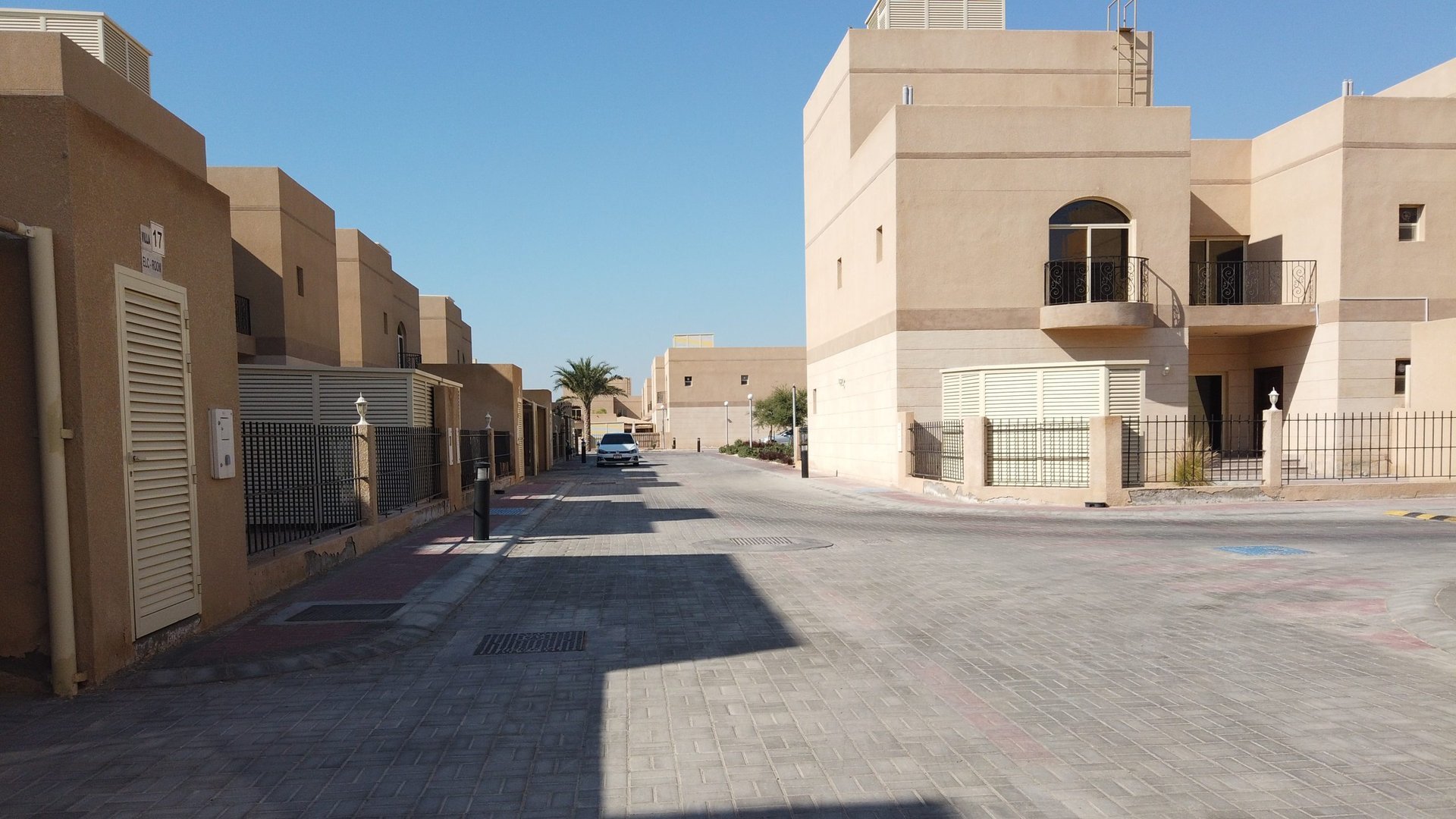 Al Rabiah Compound in Khalifa Street, Abu Dhabi, UAE № 200945: prices ...